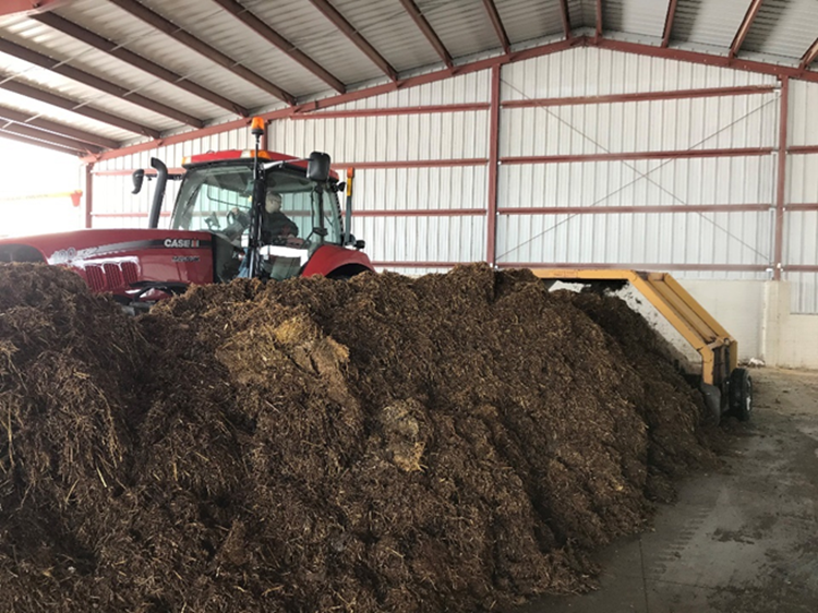 Composting Pen Pack Cattle Manure for Improved Nutrient Transport ...